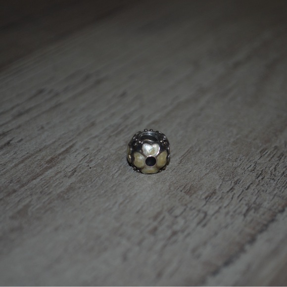 Pandora | Jewelry | Pandora Flower Bead | Poshmark